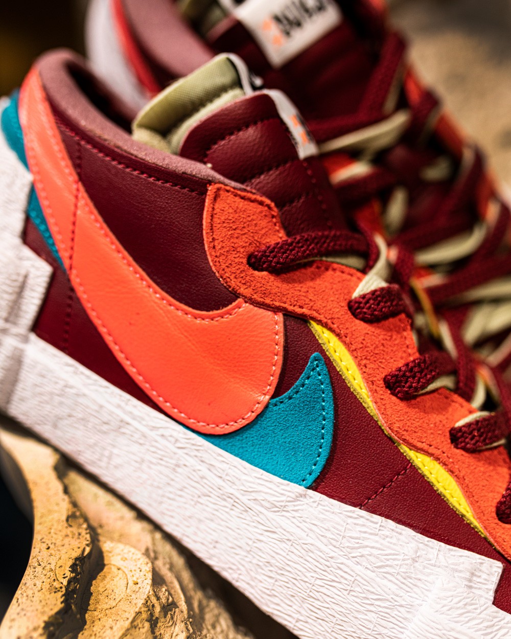 等了 13 年！KAWS x Nike 终于出新鞋了！小编提前开箱上脚！ - FLIGHTCLUB中文站|SNEAKER球鞋资讯第一站