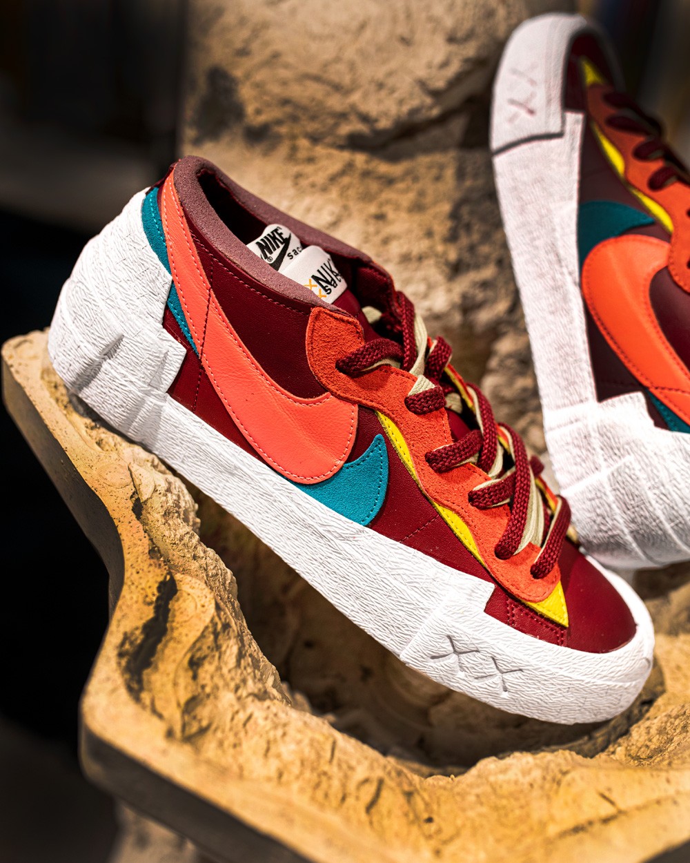 等了 13 年！KAWS x Nike 终于出新鞋了！小编提前开箱上脚！ - FLIGHTCLUB中文站|SNEAKER球鞋资讯第一站