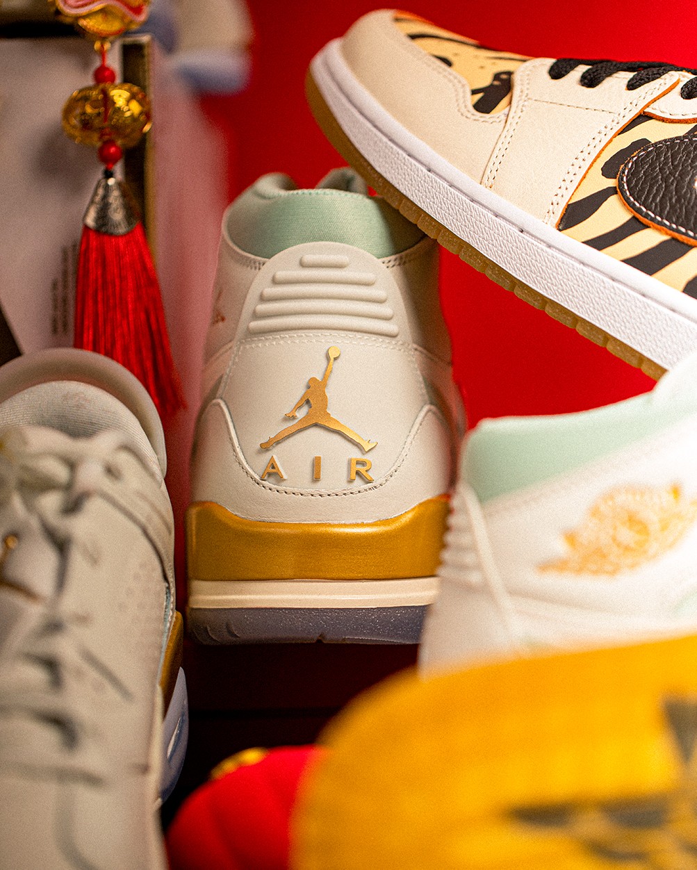 限量 5000 双的 AJ1 抢先开箱！网友：这不 Dior 联名吗？！ 球鞋资讯 FLIGHTCLUB中文站|SNEAKER球鞋资讯第一站