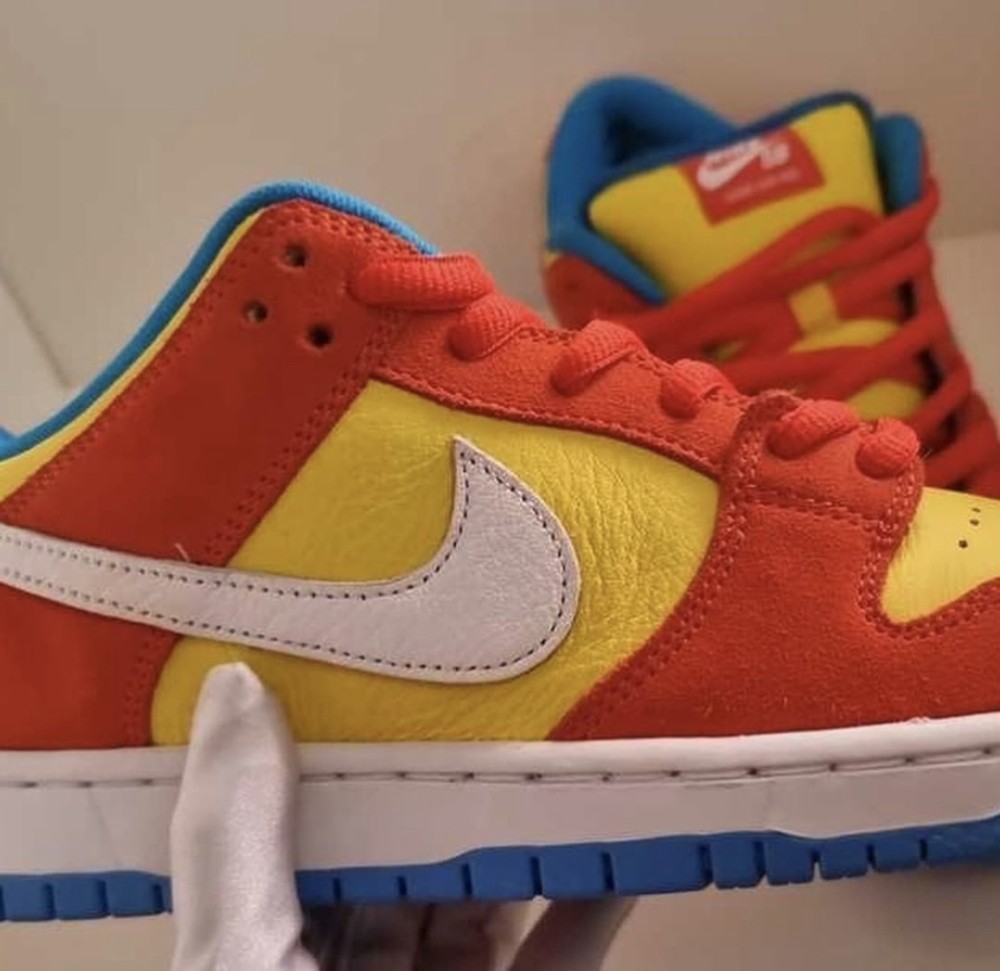 难道是辛普森联名？全新配色 SB Dunk Low 实物曝光！ 球鞋资讯 FLIGHTCLUB中文站|SNEAKER球鞋资讯第一站