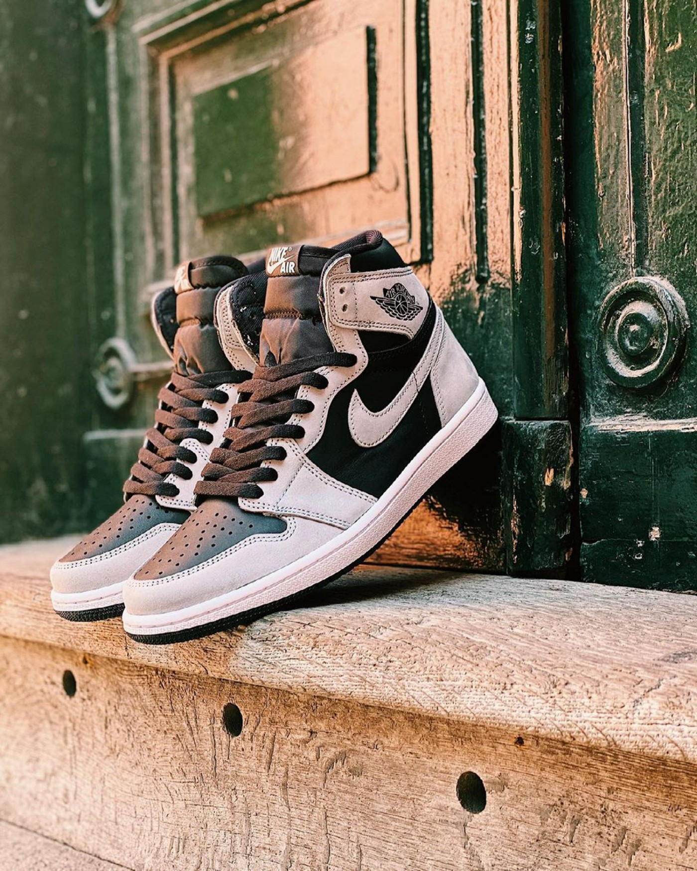 AJ1 价格崩了！？十多双新配色集体破发！只有这双不降反升！ 球鞋资讯 FLIGHTCLUB中文站|SNEAKER球鞋资讯第一站