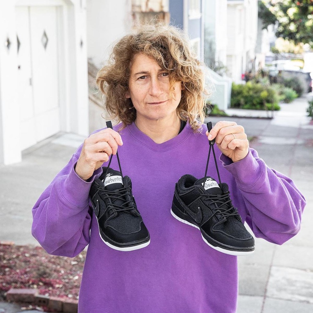 倒钩、反勾随你玩！全新联名 Dunk SB 即将发售！ 球鞋资讯 FLIGHTCLUB中文站|SNEAKER球鞋资讯第一站