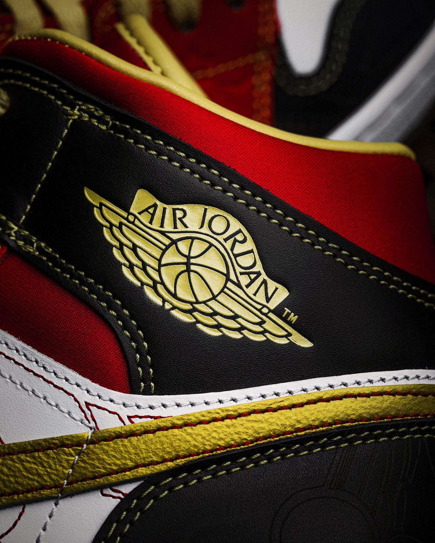 开箱今年「最豪华」AJ1！这细节让 AMM 联名都忘尘莫及！ 球鞋资讯 FLIGHTCLUB中文站|SNEAKER球鞋资讯第一站