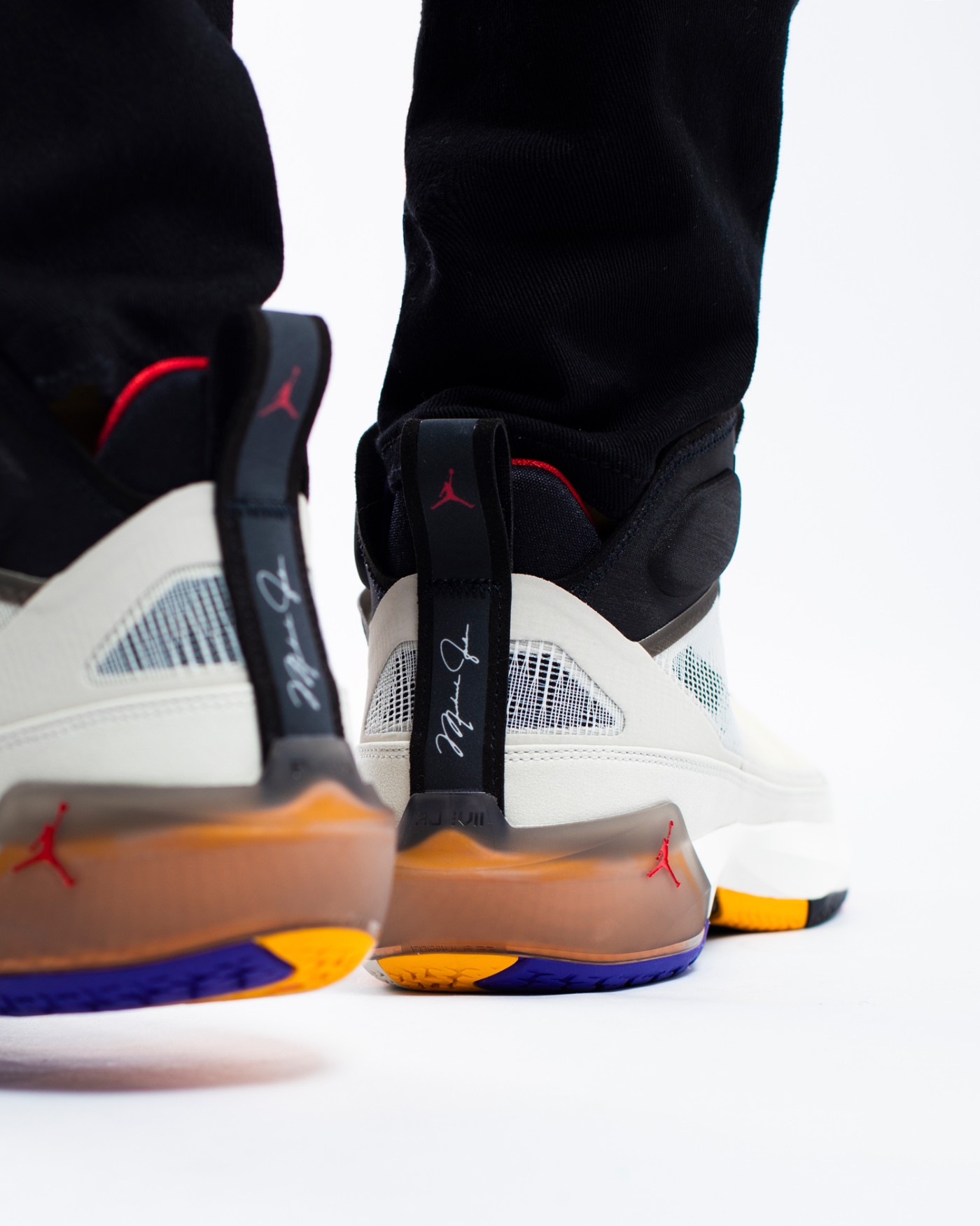 AJ37「隐藏配色」全网最快上脚！别问哪里能买，因为... 球鞋资讯 FLIGHTCLUB中文站|SNEAKER球鞋资讯第一站