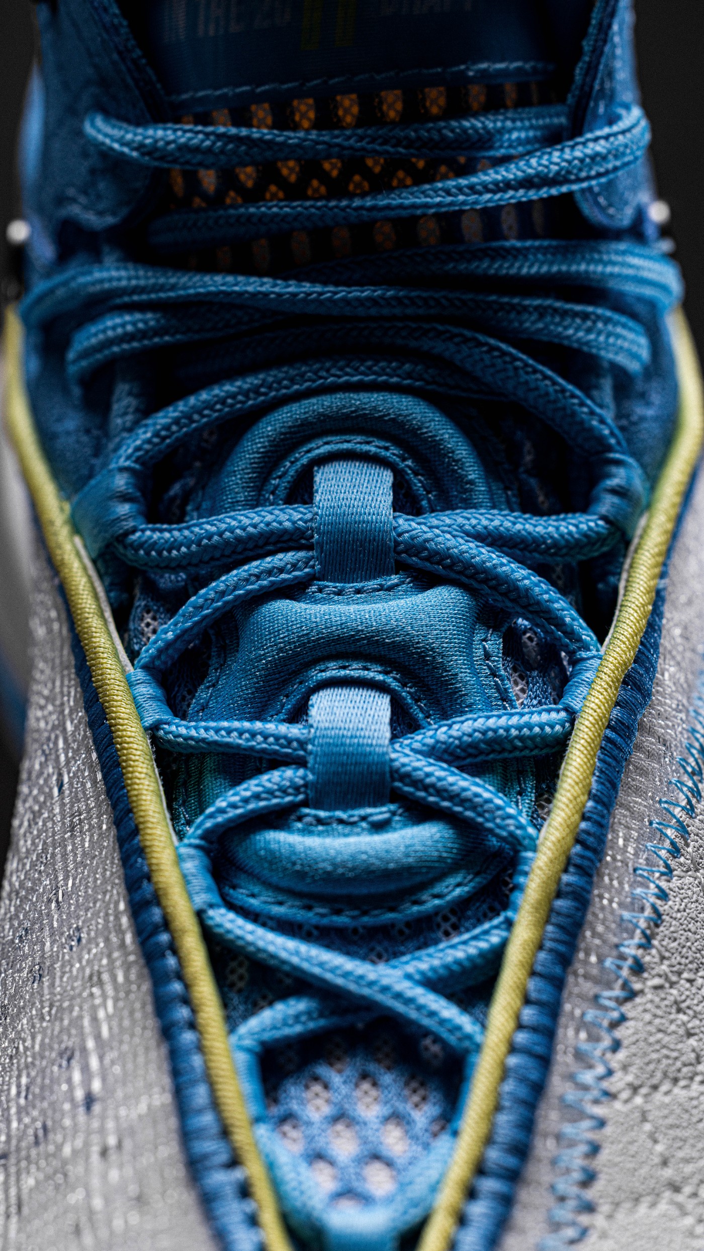 高低帮随意切换！不愧是都在等的「口粮神鞋」！ 球鞋资讯 FLIGHTCLUB中文站|SNEAKER球鞋资讯第一站