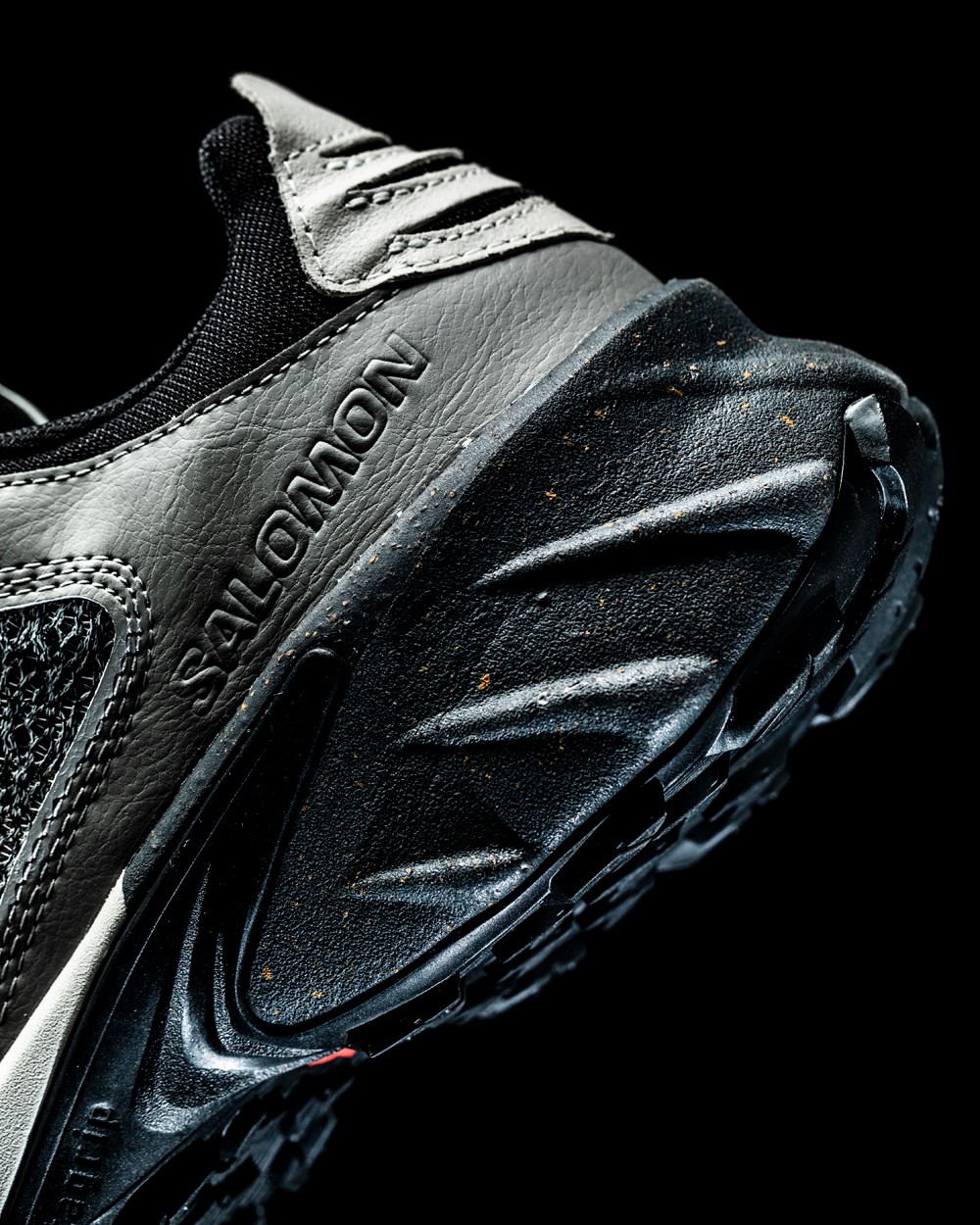 刚发售就断码！增高 4 厘米的 Salomon 新鞋型又要火了！ 球鞋资讯 FLIGHTCLUB中文站|SNEAKER球鞋资讯第一站