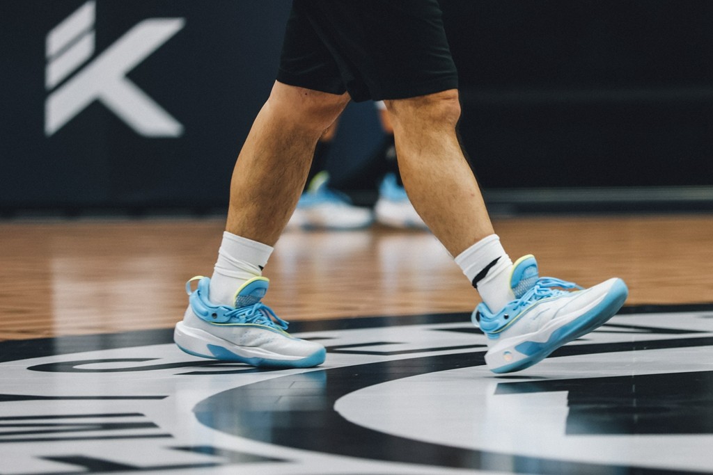 「年度签名鞋」有力竞争者！真没想到这么爽！ 球鞋资讯 FLIGHTCLUB中文站|SNEAKER球鞋资讯第一站