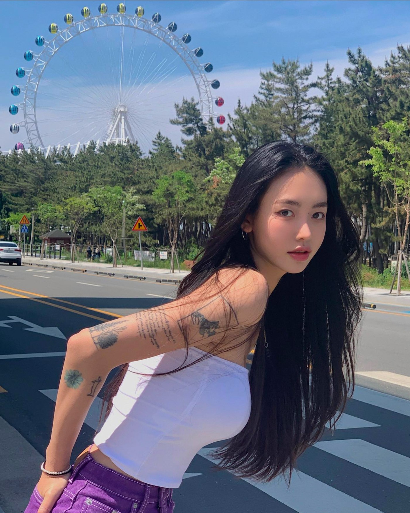 DJ SODA、明日花罕见同框，开始大玩变装！还专门找来一双都眼馋的球鞋！ 球鞋资讯 FLIGHTCLUB中文站|SNEAKER球鞋资讯第一站