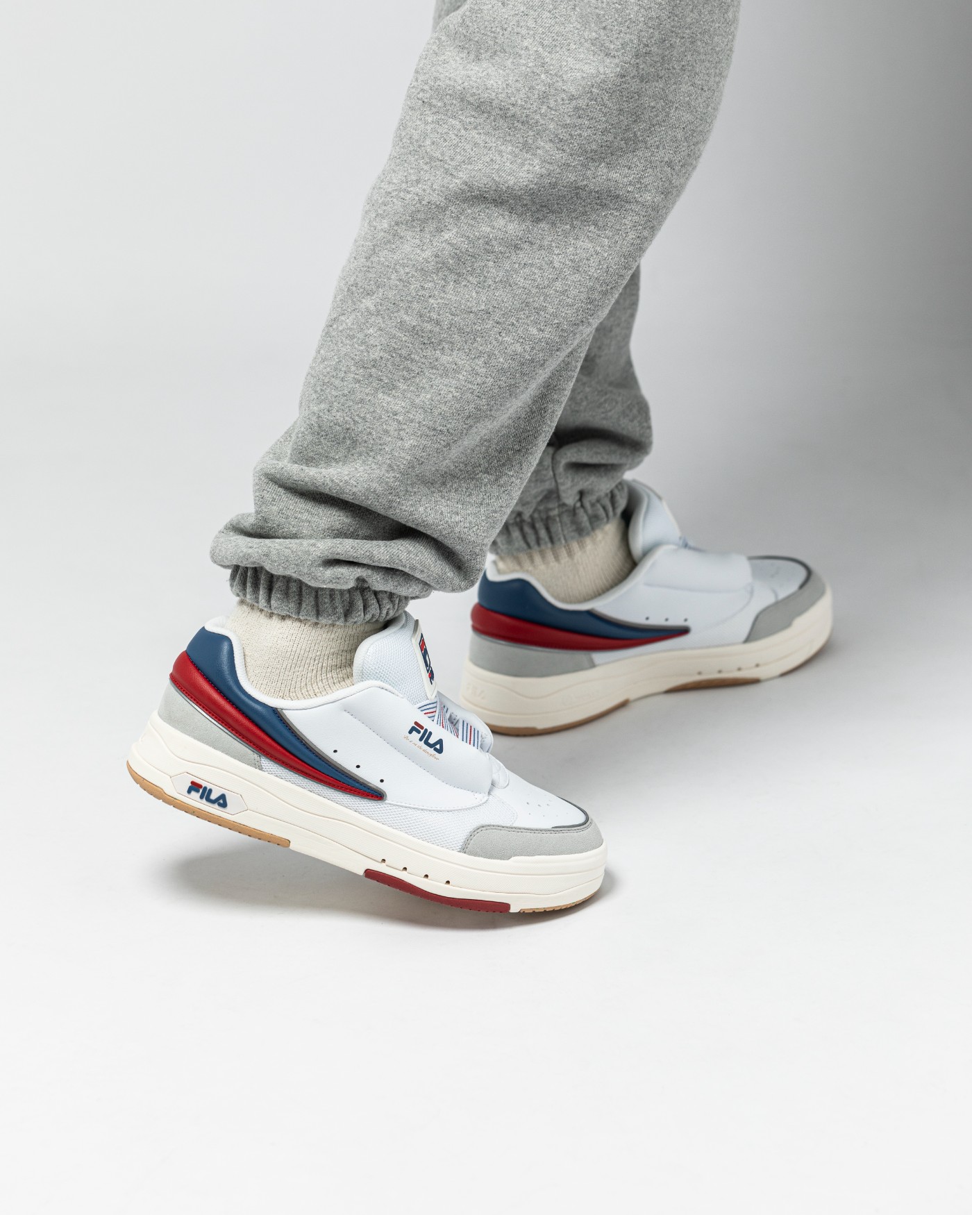 时尚运动兼备！FILA 面包鞋开箱来了！ 球鞋资讯 FLIGHTCLUB中文站|SNEAKER球鞋资讯第一站