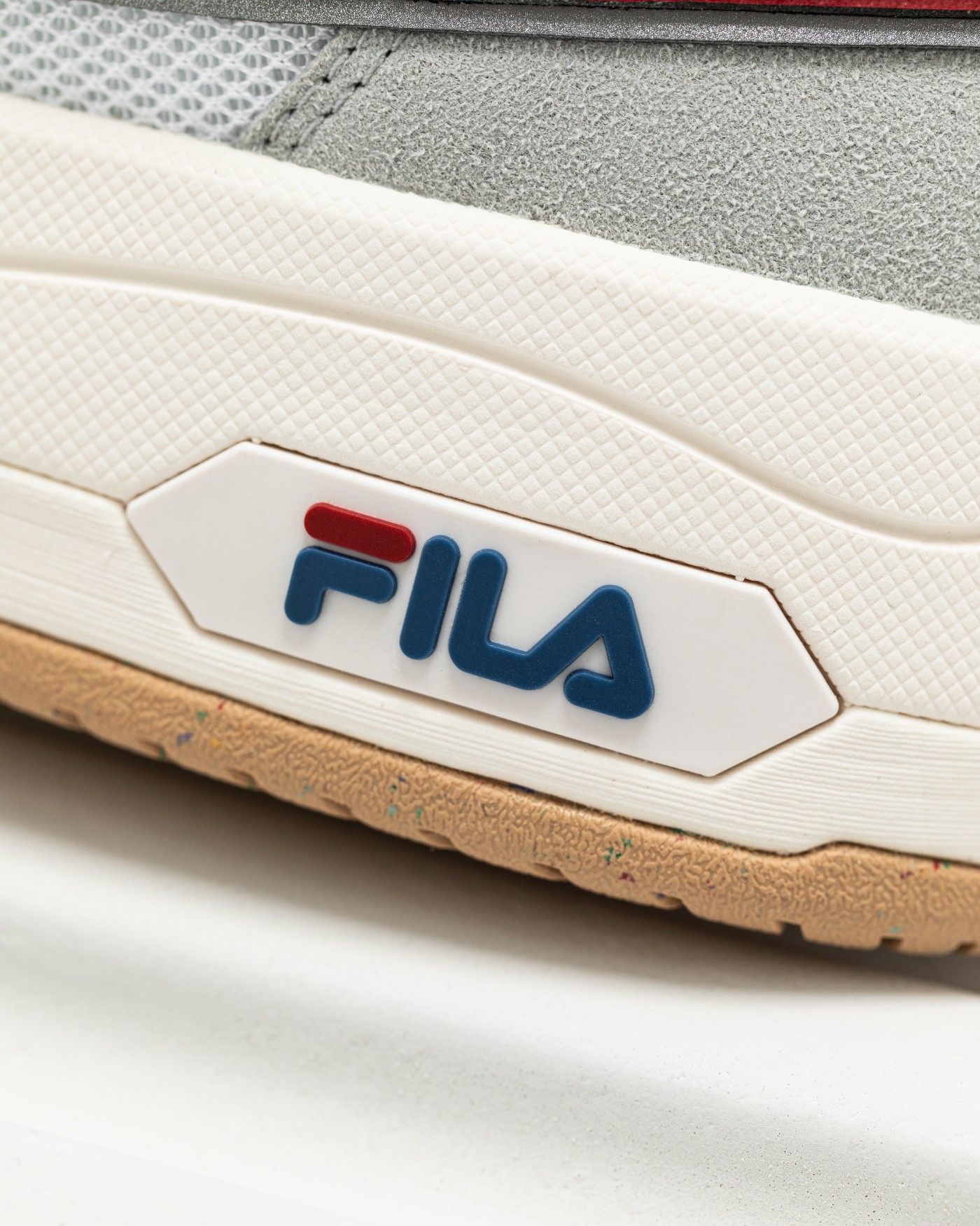 时尚运动兼备！FILA 面包鞋开箱来了！ 球鞋资讯 FLIGHTCLUB中文站|SNEAKER球鞋资讯第一站