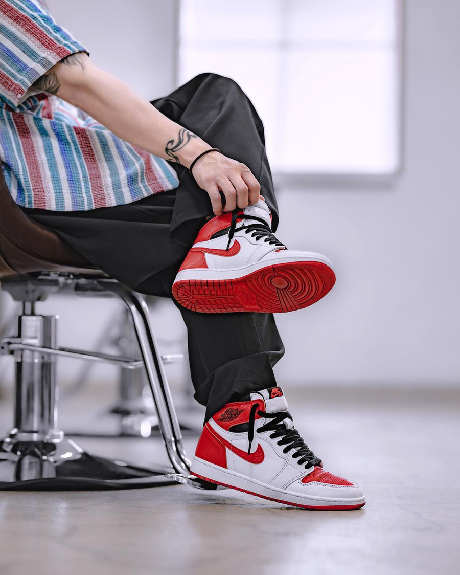 AJ1 市价疯狂跳水！曾经大几千的配色均已破发！你知道我这三年怎么过的吗！ 球鞋资讯 FLIGHTCLUB中文站|SNEAKER球鞋资讯第一站