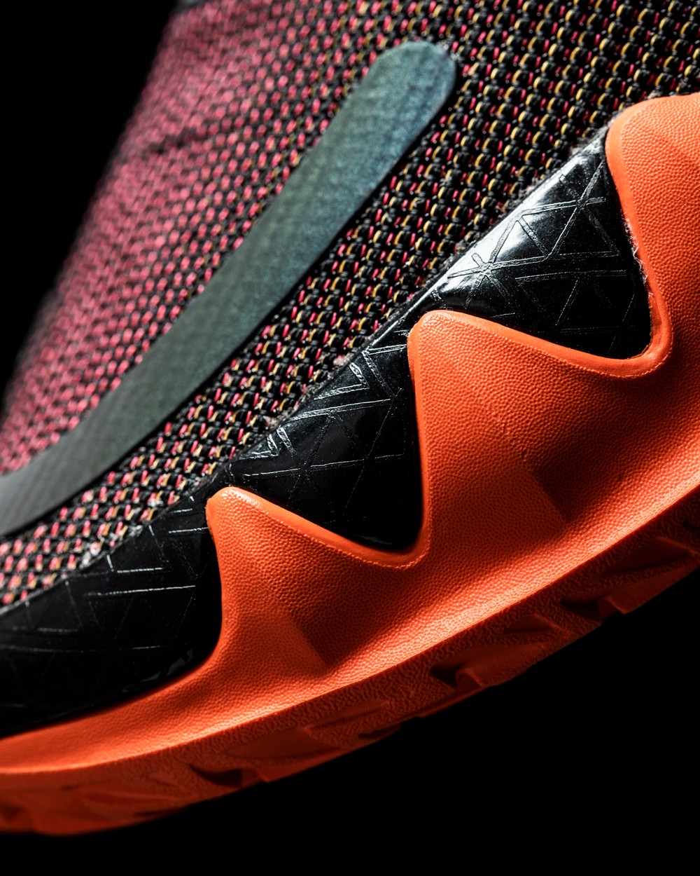 盼了大半年的签名鞋！JB1 首发配色抢先开箱！ 球鞋资讯 FLIGHTCLUB中文站|SNEAKER球鞋资讯第一站