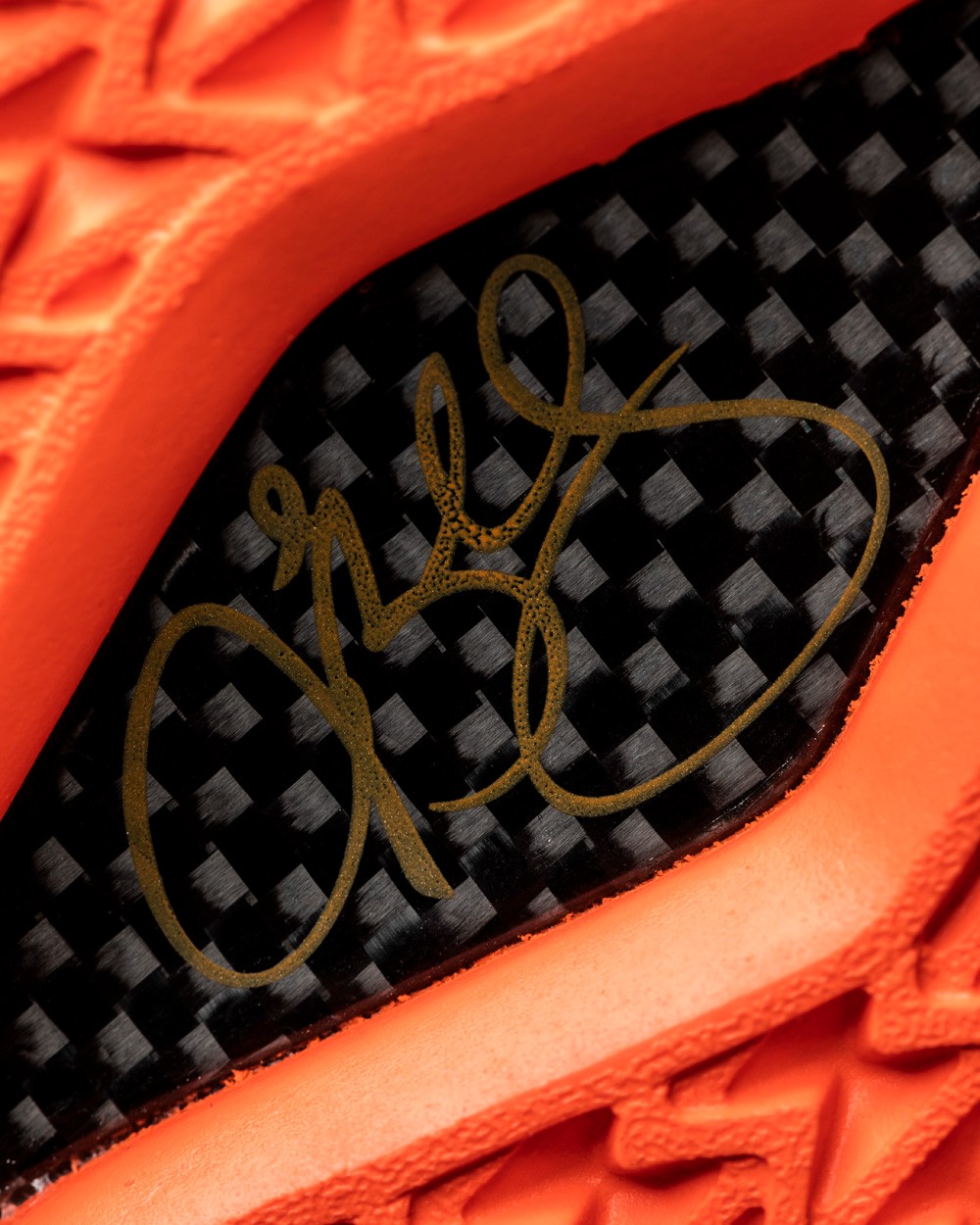 盼了大半年的签名鞋！JB1 首发配色抢先开箱！ 球鞋资讯 FLIGHTCLUB中文站|SNEAKER球鞋资讯第一站