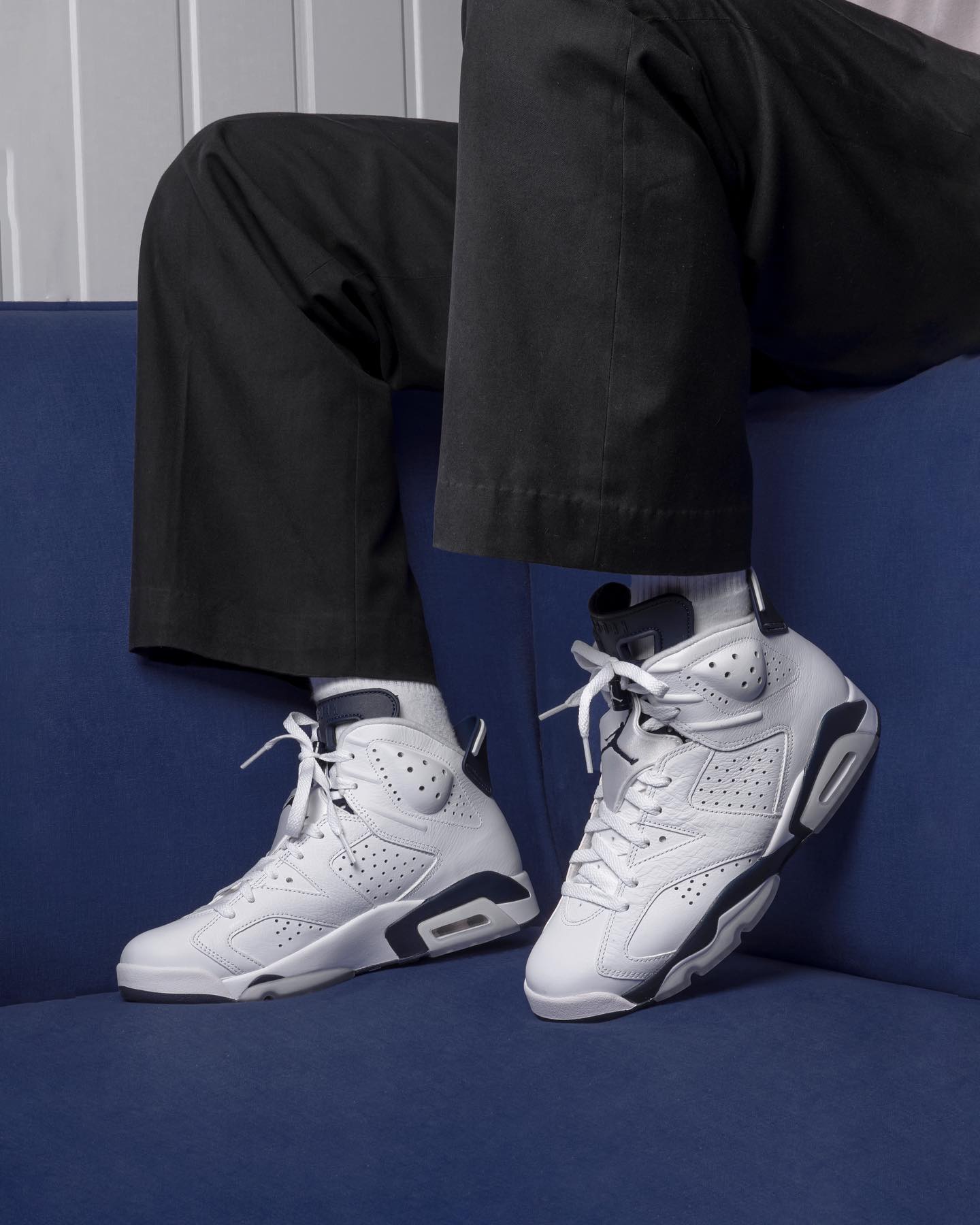 这些元年 AJ 悄悄起飞！白红 AJ4 涨大几百！等等党看完气坏了... 球鞋资讯 FLIGHTCLUB中文站|SNEAKER球鞋资讯第一站