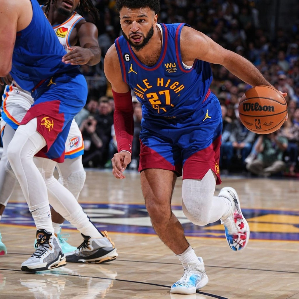 詹皇上脚 LBJ 20 新版本！网友：鞋都比湖人比赛好看…… 球鞋资讯 FLIGHTCLUB中文站|SNEAKER球鞋资讯第一站