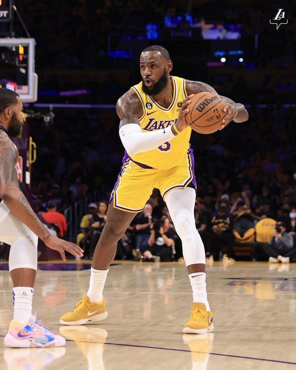 詹皇上脚 LBJ 20 新版本！网友：鞋都比湖人比赛好看…… 球鞋资讯 FLIGHTCLUB中文站|SNEAKER球鞋资讯第一站