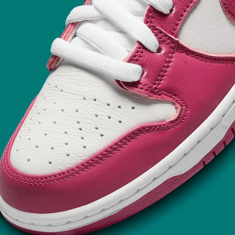 难以抵御的「猛男粉」又来了！Nike 全新 Dunk Hi 官图曝光！ 球鞋资讯 FLIGHTCLUB中文站|SNEAKER球鞋资讯第一站