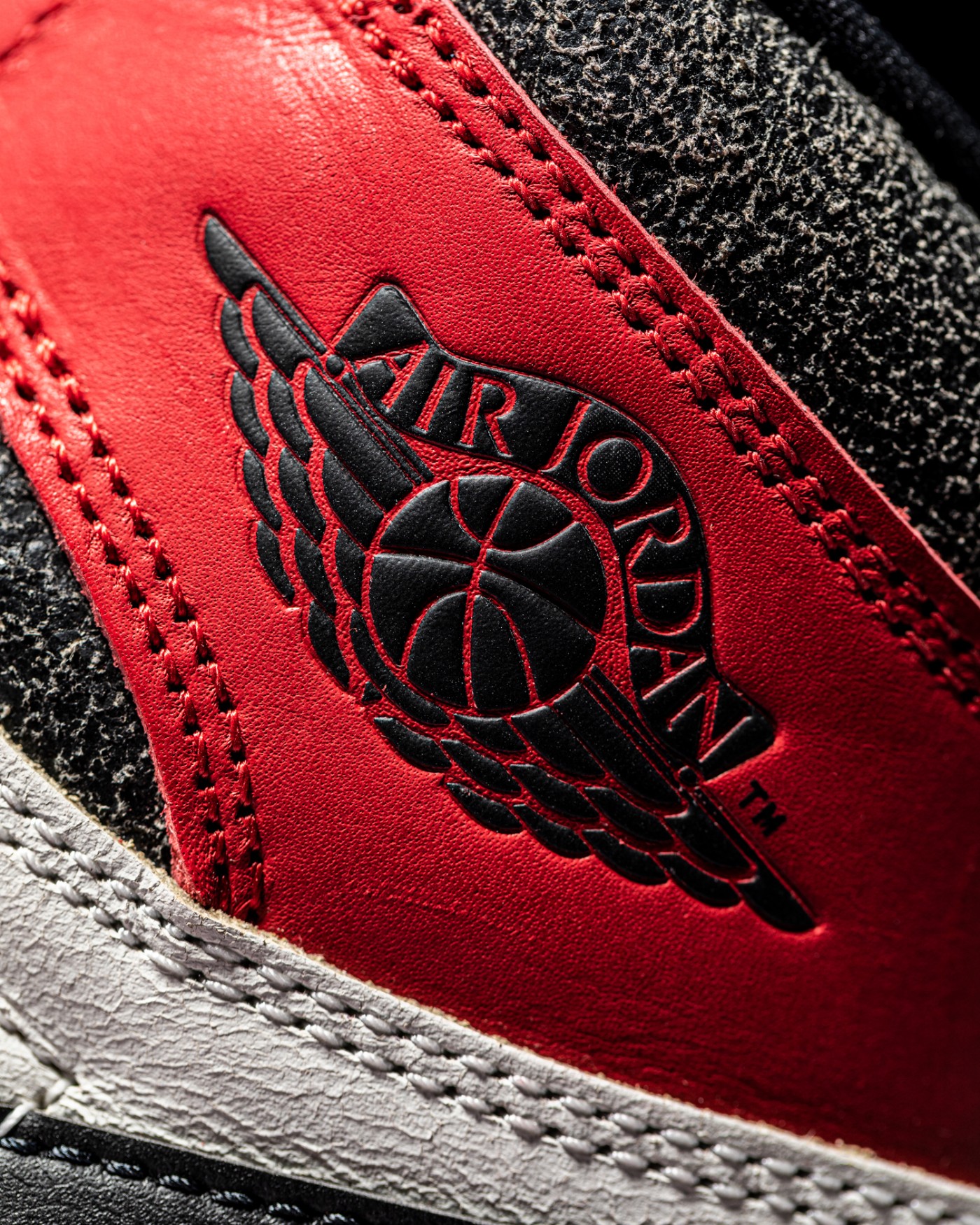 七年市价翻 9 倍！「芝加哥 AJ1」专属突袭抢先开箱！这三点一定要看！ 球鞋资讯 FLIGHTCLUB中文站|SNEAKER球鞋资讯第一站