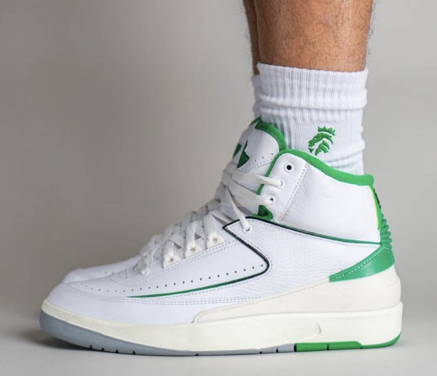 新配色 AJ2 实物曝光！网友：色盲版芝加哥？ 球鞋资讯 FLIGHTCLUB中文站|SNEAKER球鞋资讯第一站