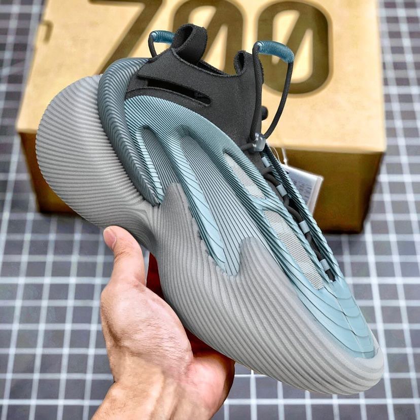 侃爷、阿迪分手后，新 Yeezy 首次曝光！网友：就这？！ 球鞋资讯 FLIGHTCLUB中文站|SNEAKER球鞋资讯第一站