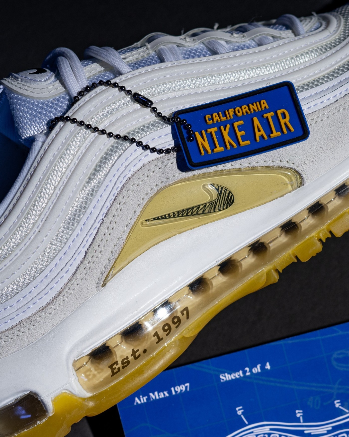 复古气质拉满！全新 Air Max 97 实物图曝光！ 球鞋资讯 FLIGHTCLUB中文站|SNEAKER球鞋资讯第一站