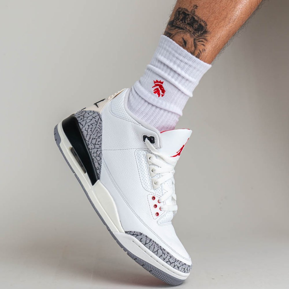氧化效果受得了吗？「白水泥」AJ3 上脚图曝光！ - FLIGHTCLUB中文站|SNEAKER球鞋资讯第一站