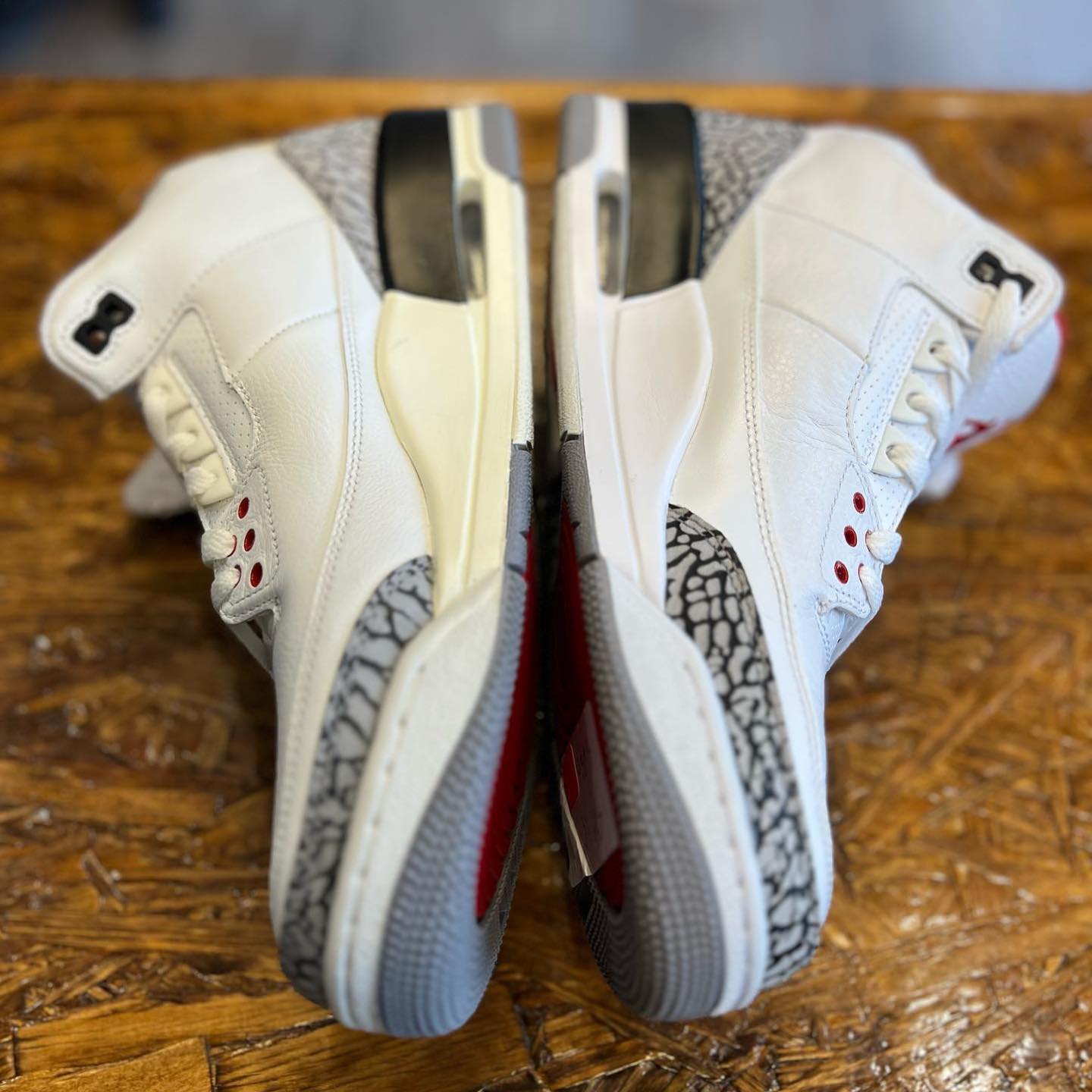 新旧「白水泥」AJ3 实物对比！除了氧化效果，还有... 球鞋资讯 FLIGHTCLUB中文站|SNEAKER球鞋资讯第一站