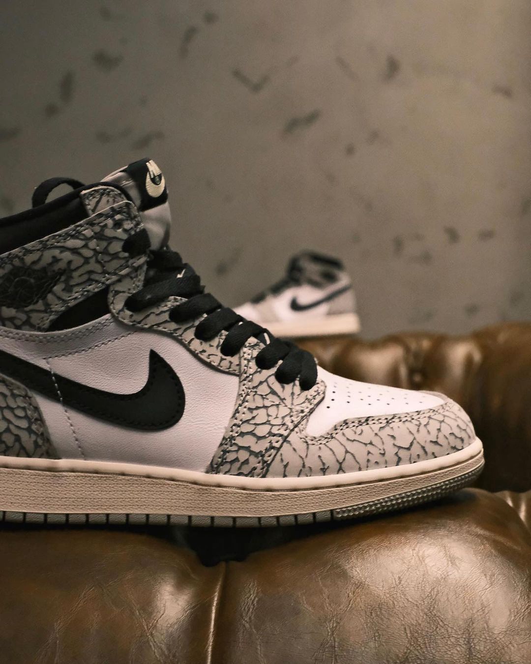 AJ3 与 AJ1 合体了！全新「白水泥」实物美图曝光！ 球鞋资讯 FLIGHTCLUB中文站|SNEAKER球鞋资讯第一站