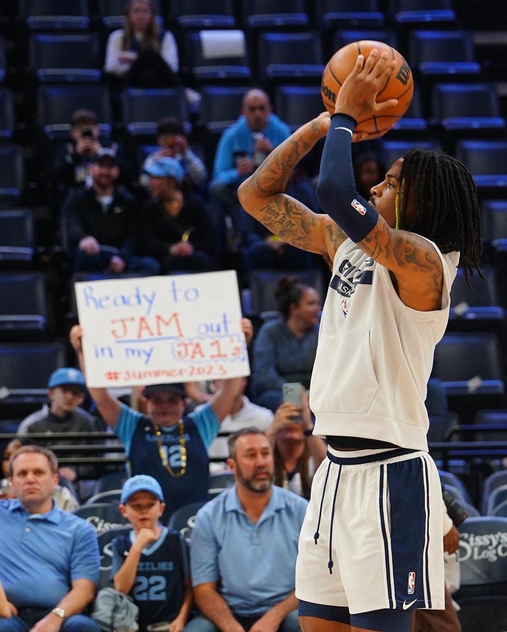 酸了！全球第一个收到莫兰特 Nike Ja1 的人是... 球鞋资讯 FLIGHTCLUB中文站|SNEAKER球鞋资讯第一站