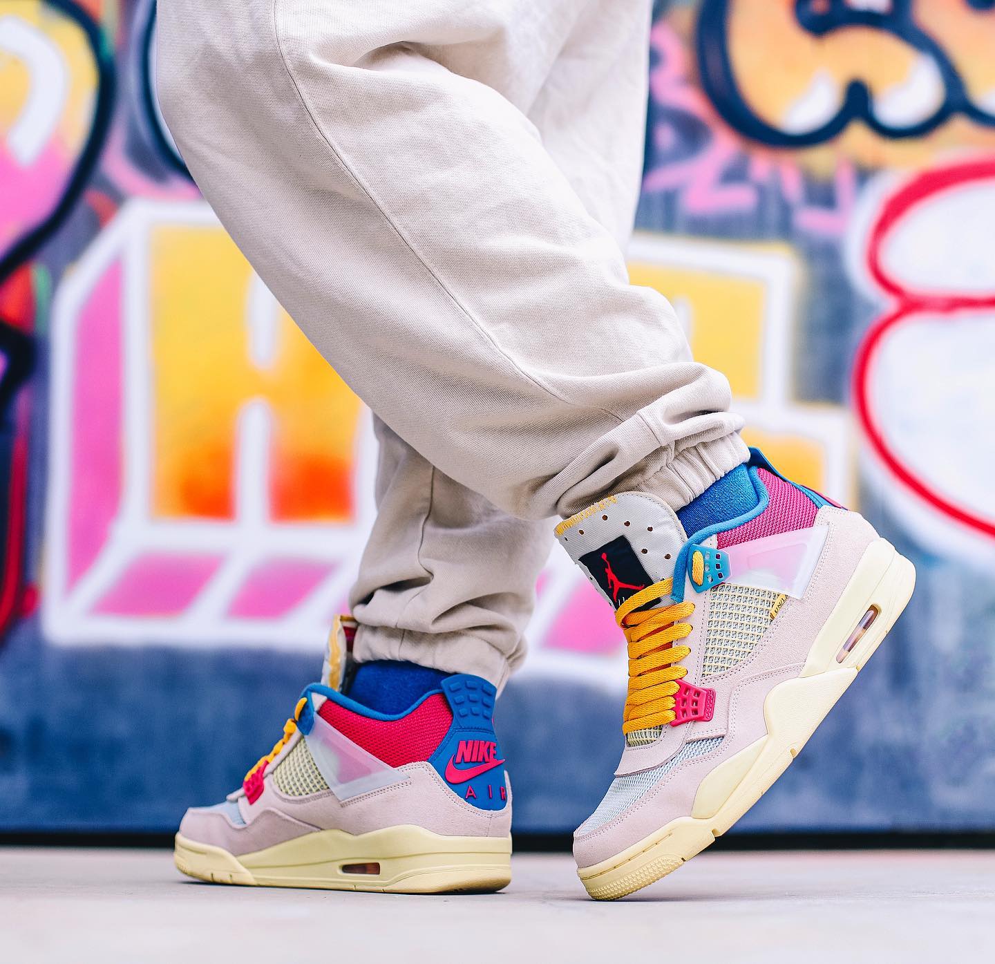 今年 AJ4 涨疯了！前两年的倒闭款都这个价了… 球鞋资讯 FLIGHTCLUB中文站|SNEAKER球鞋资讯第一站