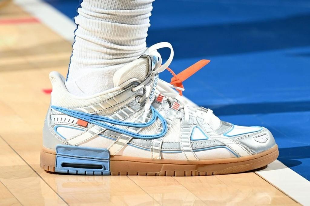 穿 OW x Dunk 也能实战？这次不是塔克，而是… 球鞋资讯 FLIGHTCLUB中文站|SNEAKER球鞋资讯第一站