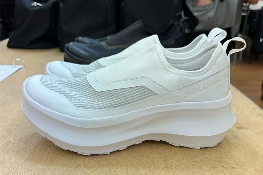 新版本 CdG x Salomon Pulsar 实物曝光！鞋面彻底变了！ 球鞋资讯 FLIGHTCLUB中文站|SNEAKER球鞋资讯第一站