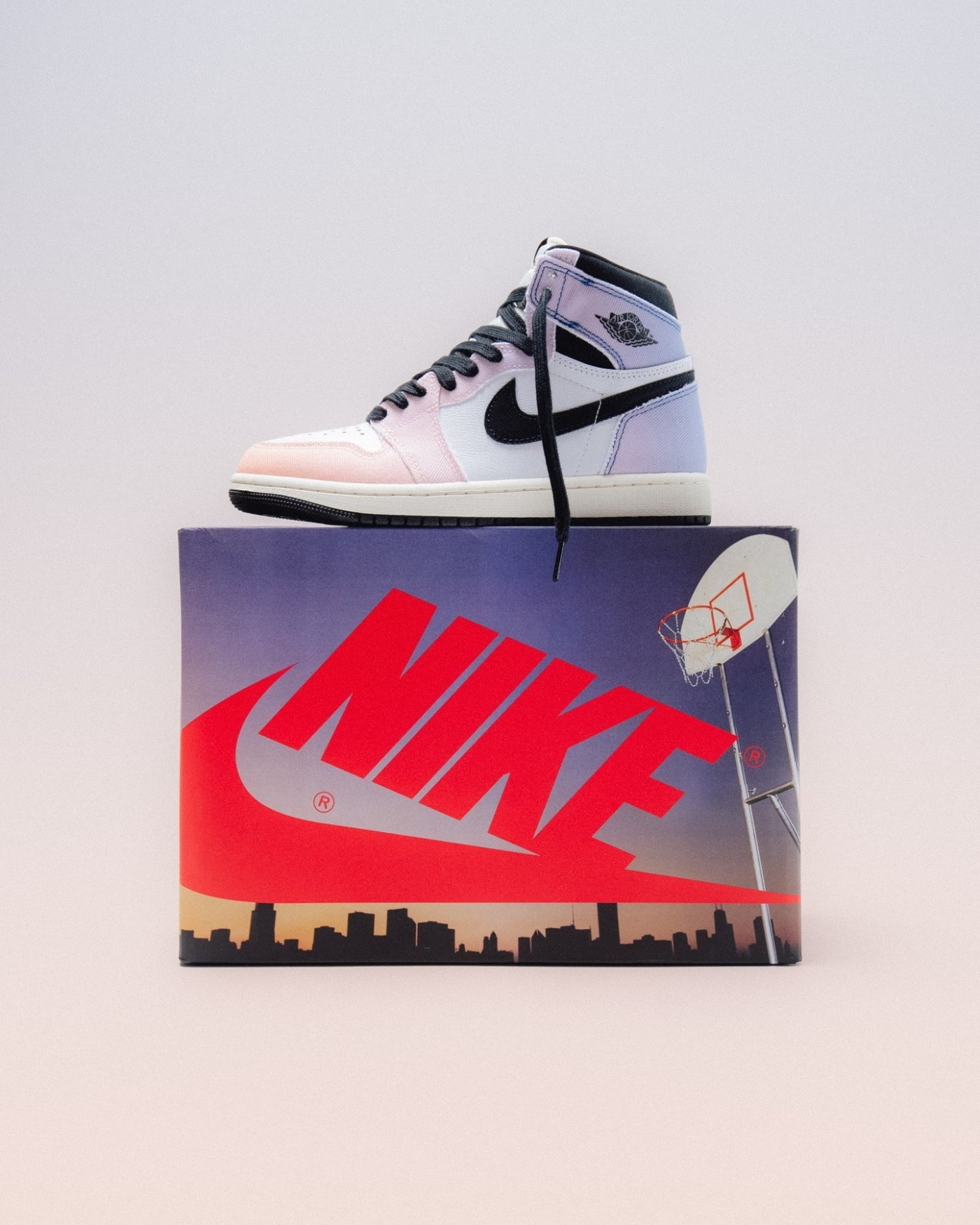 天际线 AJ1 最新实物曝光！上架国区 SNKRS 你冲吗？ 球鞋资讯 FLIGHTCLUB中文站|SNEAKER球鞋资讯第一站