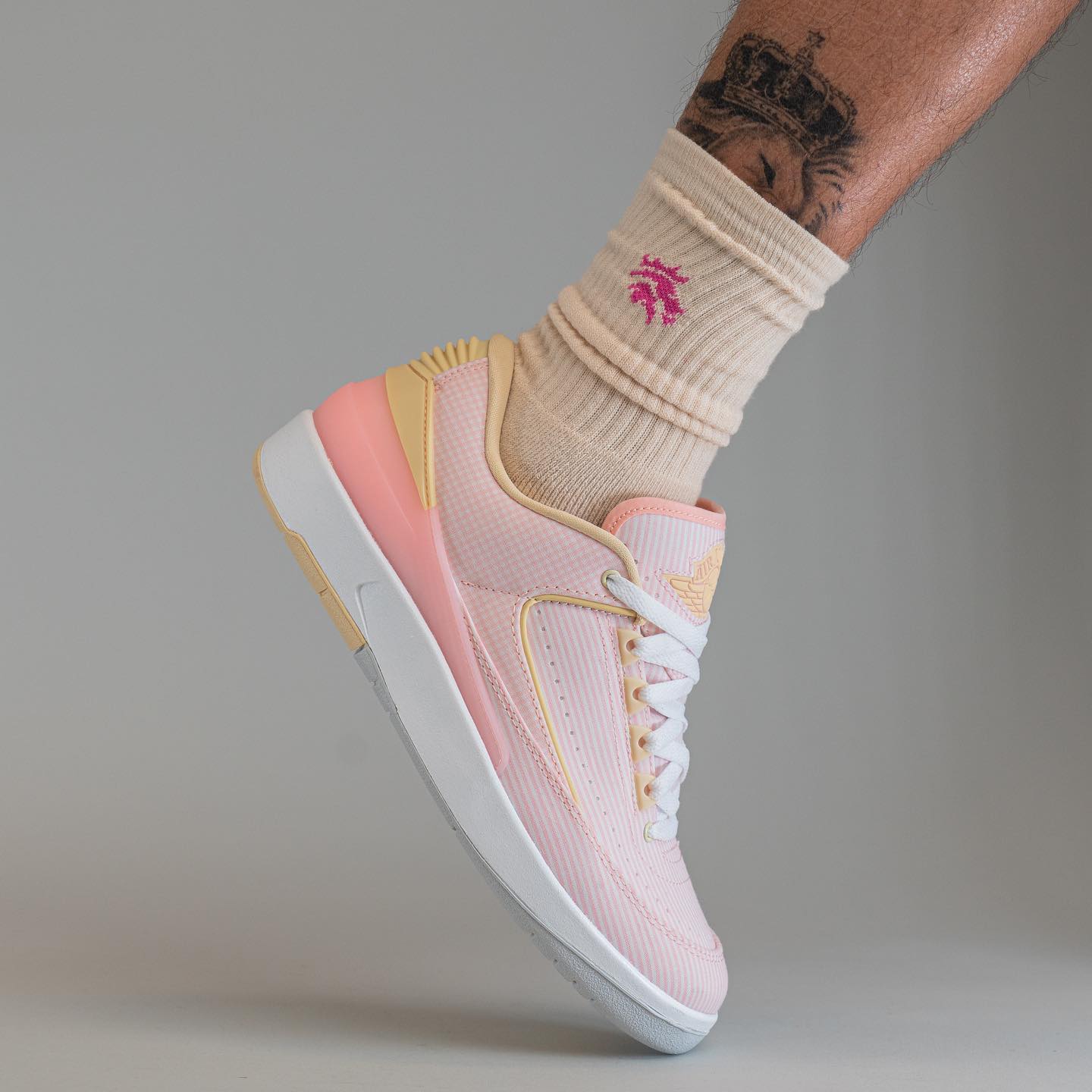 猛男看了都心动！全新骚粉 AJ2 发售在即！ 球鞋资讯 FLIGHTCLUB中文站|SNEAKER球鞋资讯第一站