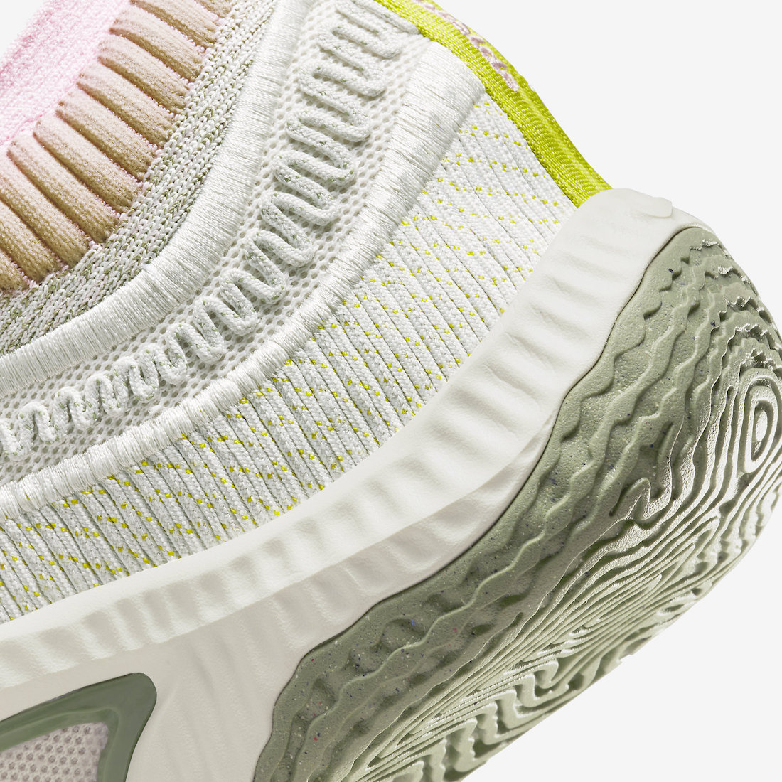 吸睛指数拉满！全新 Nike Cosmic Unity 3 曝光！ 球鞋资讯 FLIGHTCLUB中文站|SNEAKER球鞋资讯第一站