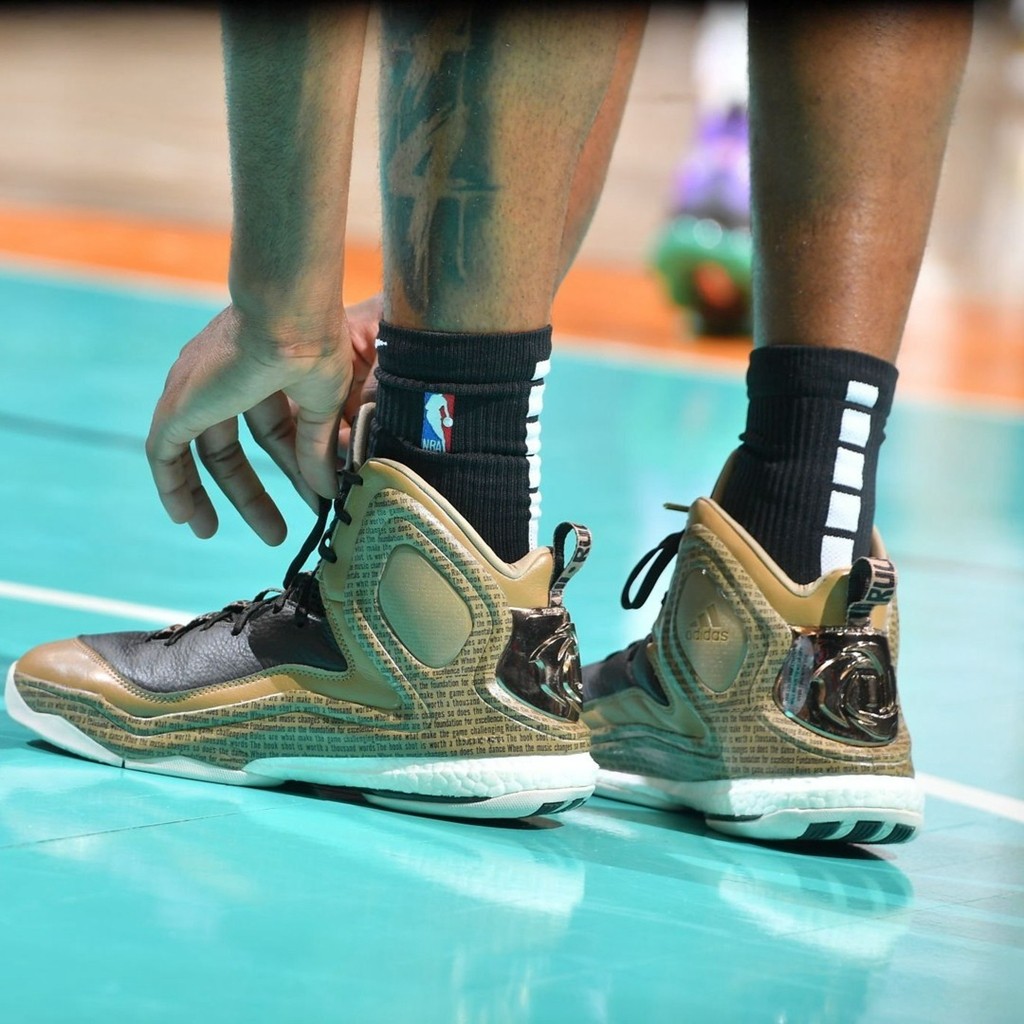 NBA 上脚合集！德罗赞这双「解构 Kobe 1」你见过吗？ 球鞋资讯 FLIGHTCLUB中文站|SNEAKER球鞋资讯第一站