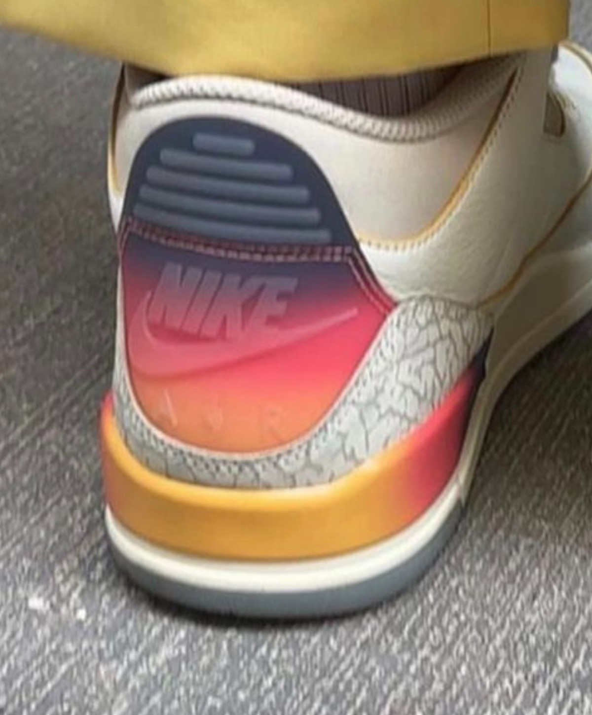 下一双「重磅联名」AJ3 曝光！DJ Khaled 直呼想要！ 球鞋资讯 FLIGHTCLUB中文站|SNEAKER球鞋资讯第一站