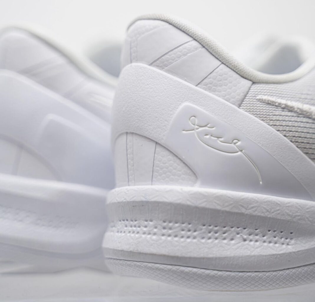 来了！Kobe 8 发售日期终于确定！ 球鞋资讯 FLIGHTCLUB中文站|SNEAKER球鞋资讯第一站