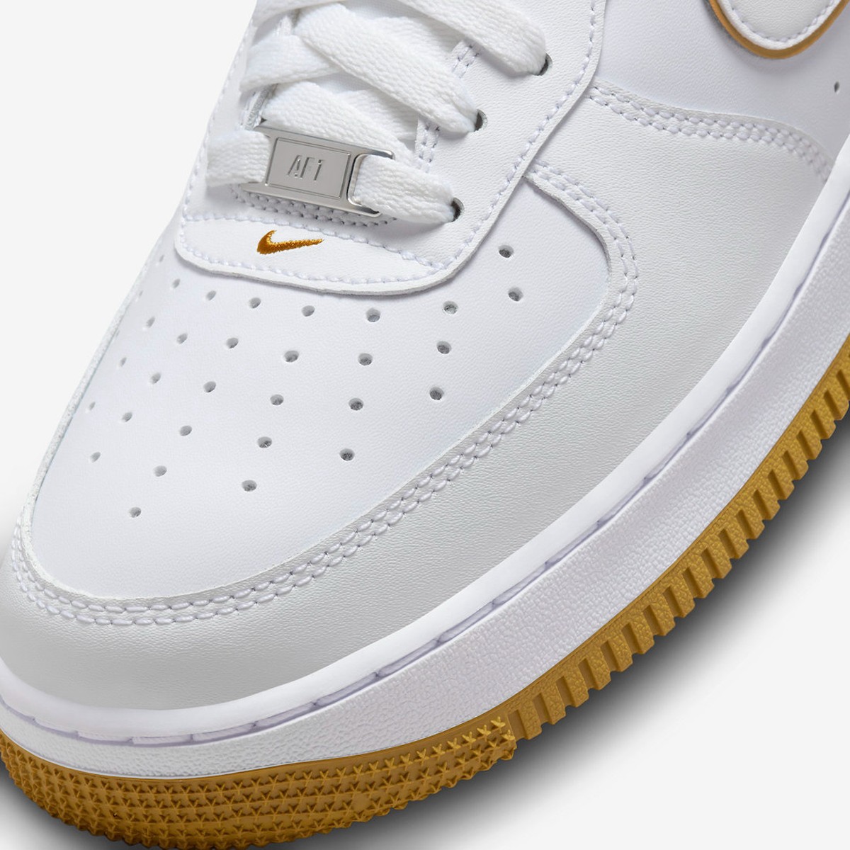 酷似「白生胶」！全新配色 AF1 秋季登场！ 球鞋资讯 FLIGHTCLUB中文站|SNEAKER球鞋资讯第一站