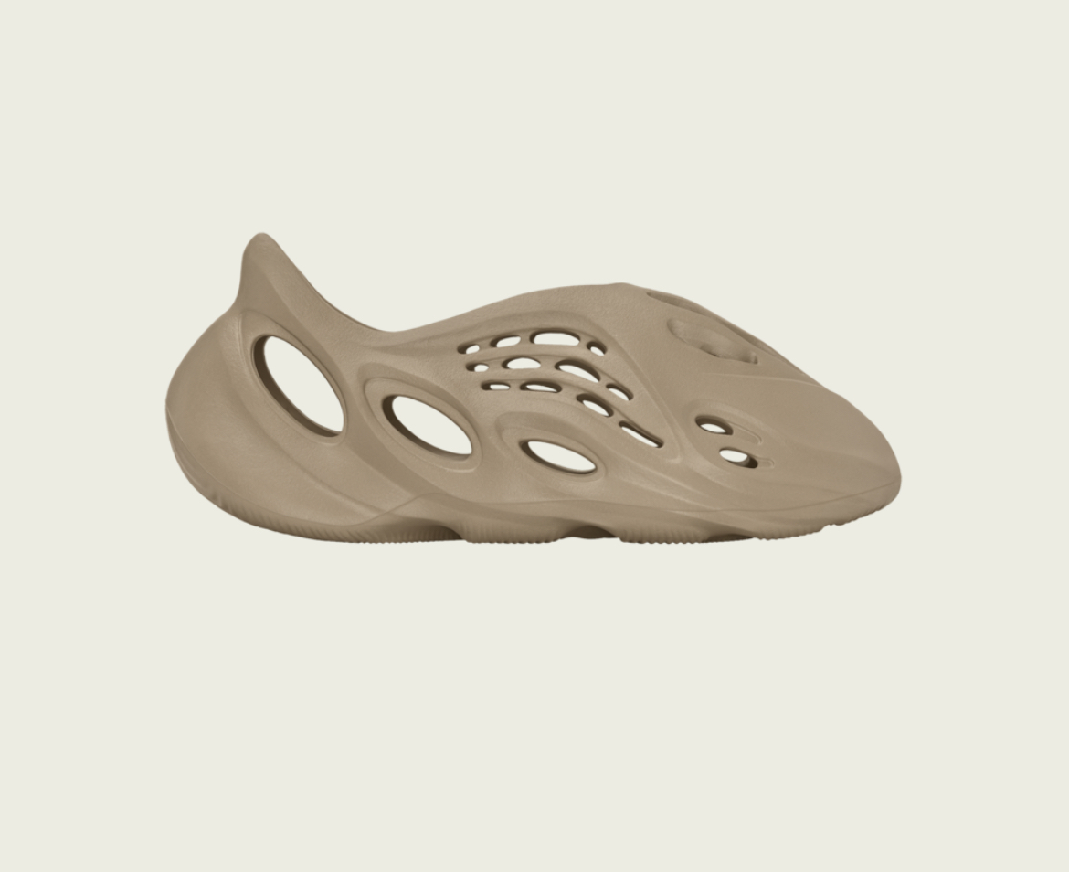 市价万元！「纯黑初代」Yeezy 350 原价入手机会来了！ 球鞋资讯 FLIGHTCLUB中文站|SNEAKER球鞋资讯第一站