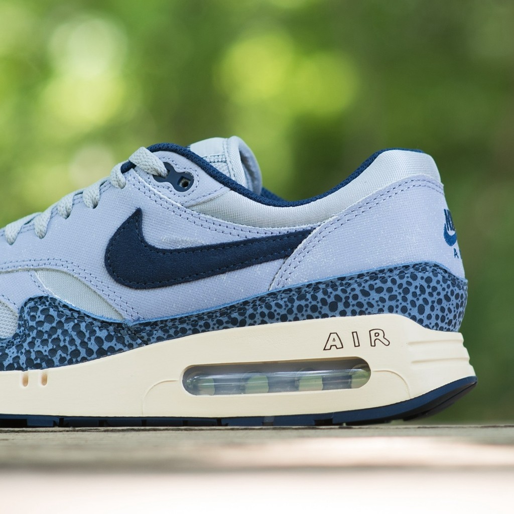 居然是 OW 同款设计？新配色 Air Max 1 美图曝光！ 球鞋资讯 FLIGHTCLUB中文站|SNEAKER球鞋资讯第一站