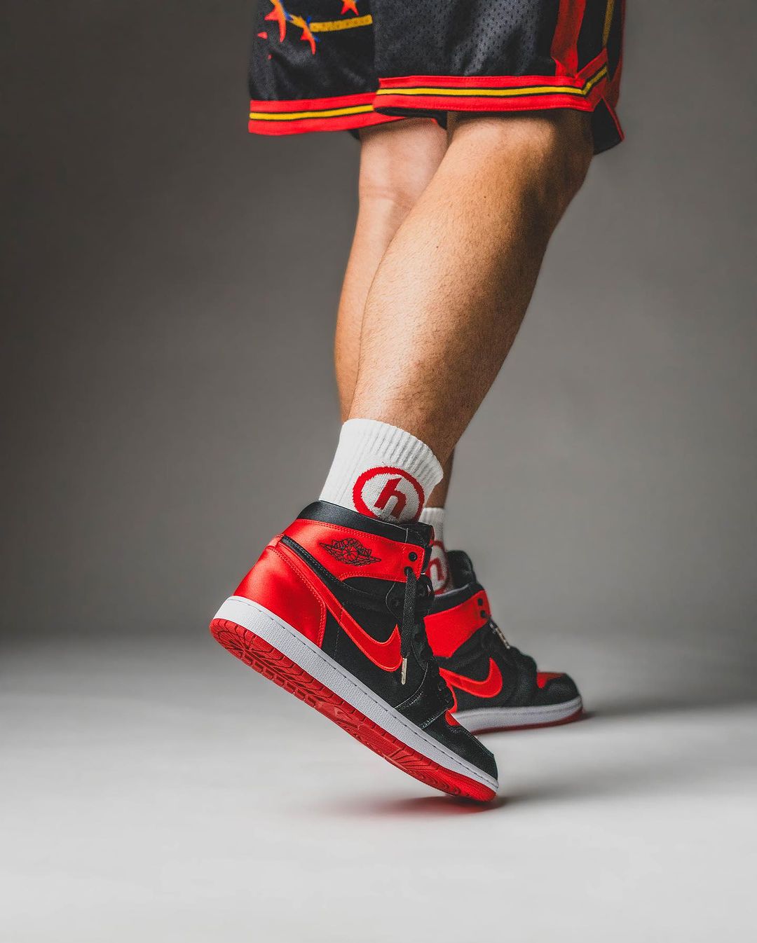 上次市价破万元！人人都想要的「丝绸禁穿」AJ1 年底回归！ 球鞋资讯 FLIGHTCLUB中文站|SNEAKER球鞋资讯第一站