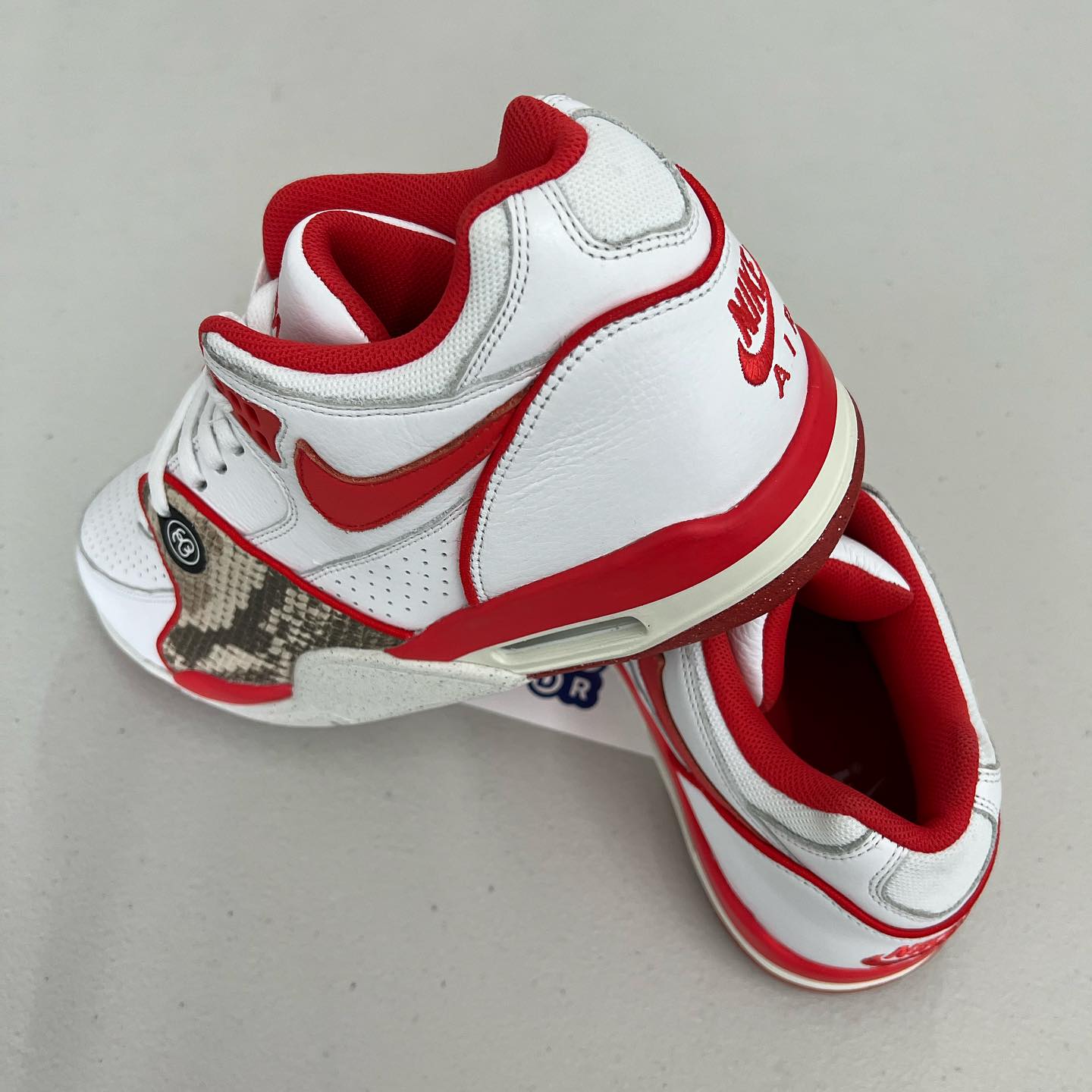 实物首次曝光！蛇皮 Stüssy x Nike 新鞋来了！ 球鞋资讯 FLIGHTCLUB中文站|SNEAKER球鞋资讯第一站