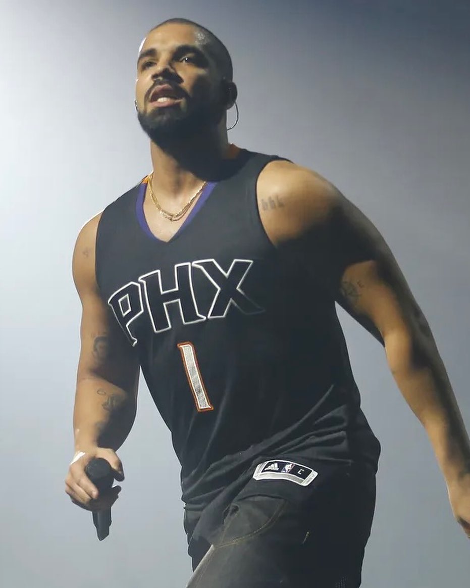 Drake 抢先上脚「布克 1 代」！ 球鞋资讯 FLIGHTCLUB中文站|SNEAKER球鞋资讯第一站