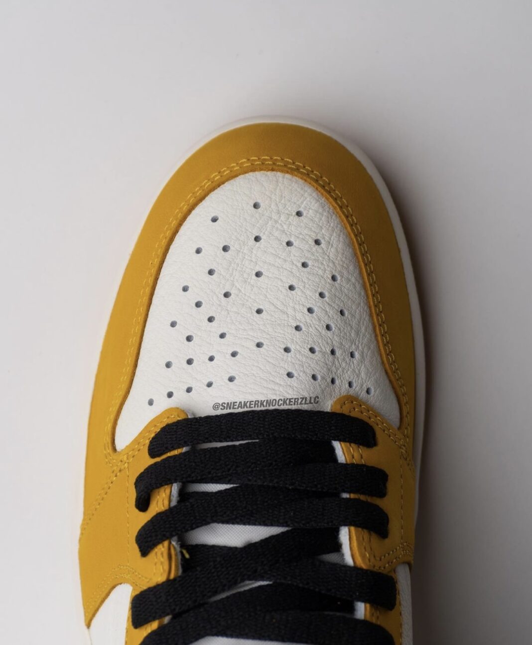 鞋舌标签有点特别！新配色 AJ1 实物曝光！ 球鞋资讯 FLIGHTCLUB中文站|SNEAKER球鞋资讯第一站