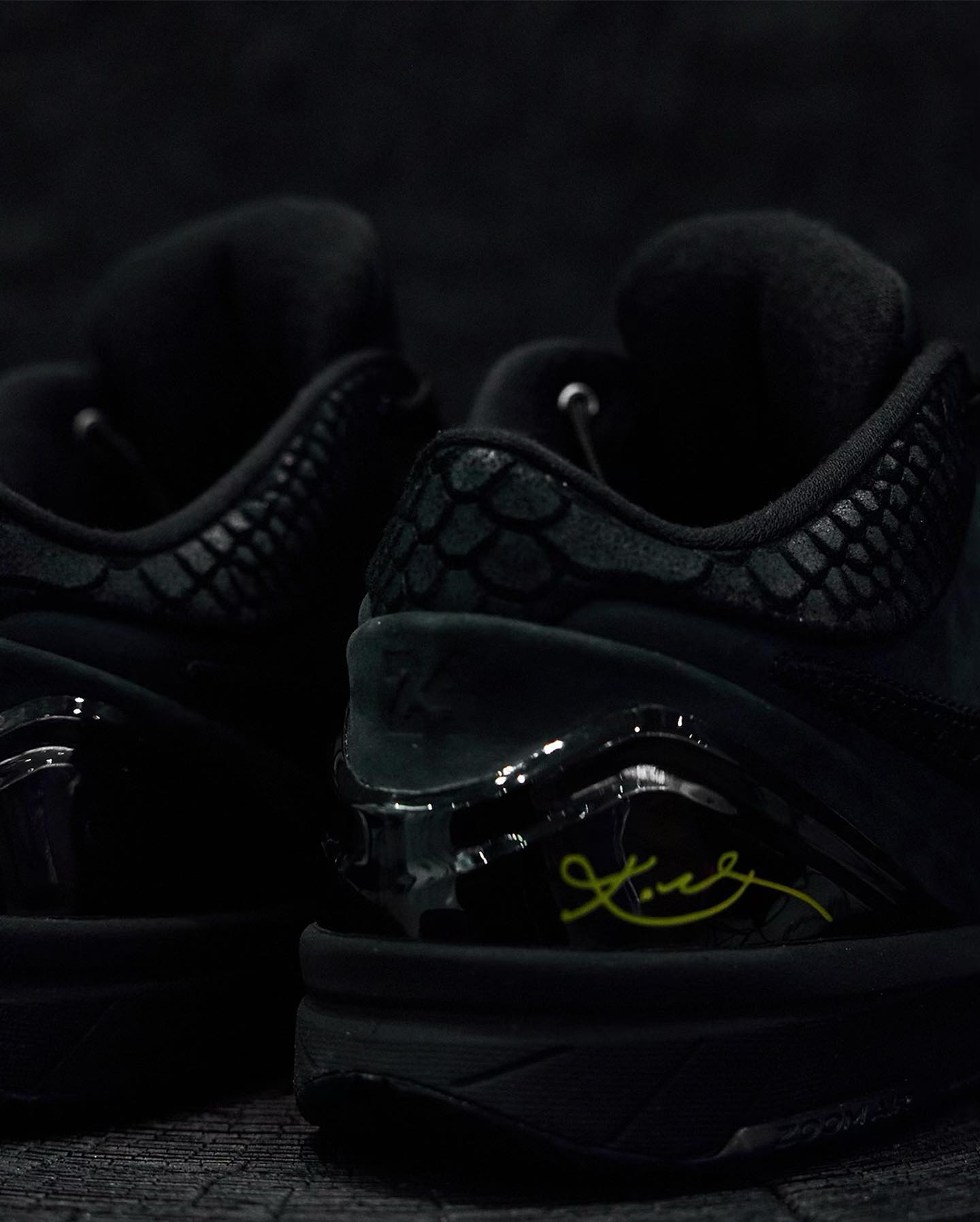 瓦妮莎宣布：两双 Kobe 战靴即将登场！ 球鞋资讯 FLIGHTCLUB中文站|SNEAKER球鞋资讯第一站