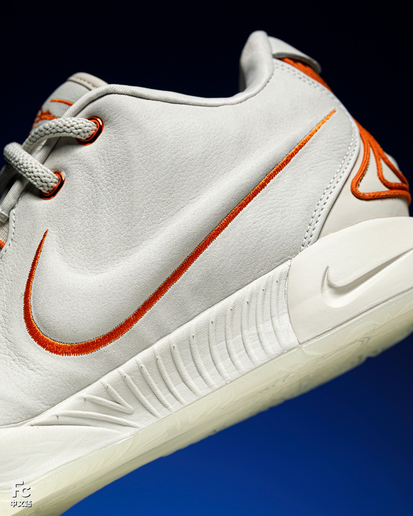 从未有过的颠覆设计！LeBron 21 抢先开箱！竟是这样的脚感！ 球鞋资讯 FLIGHTCLUB中文站|SNEAKER球鞋资讯第一站