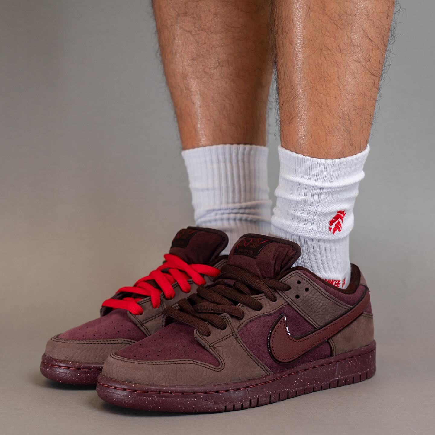 情人节 Dunk SB 还有隐藏配色！实物泄露！ 球鞋资讯 FLIGHTCLUB中文站|SNEAKER球鞋资讯第一站