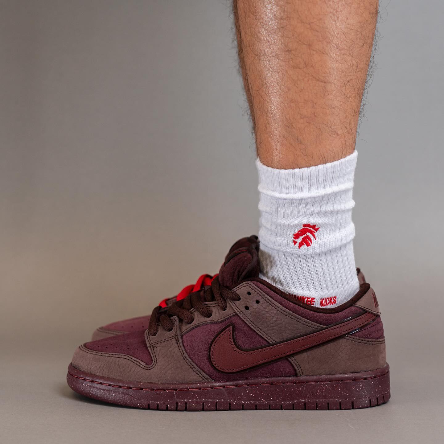 情人节 Dunk SB 还有隐藏配色！实物泄露！ 球鞋资讯 FLIGHTCLUB中文站|SNEAKER球鞋资讯第一站