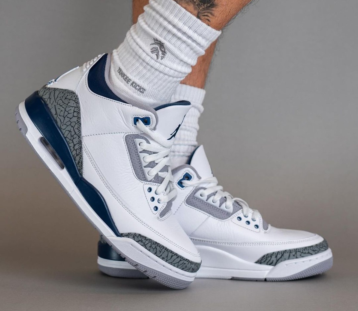 「午夜蓝」AJ3 最新上脚图曝光！你种草了吗？ 球鞋资讯 FLIGHTCLUB中文站|SNEAKER球鞋资讯第一站